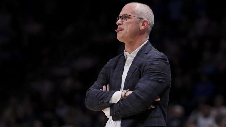 UConn Huskies Basketball Recruiting Lands 2 4-Star Commits